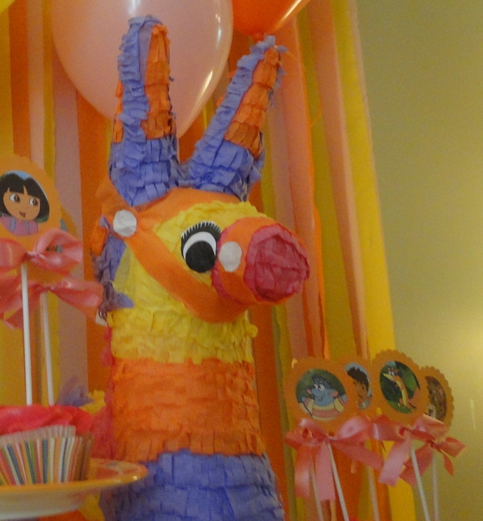 Animal Crackers: Animal Crackers Exclusive: Dora Party