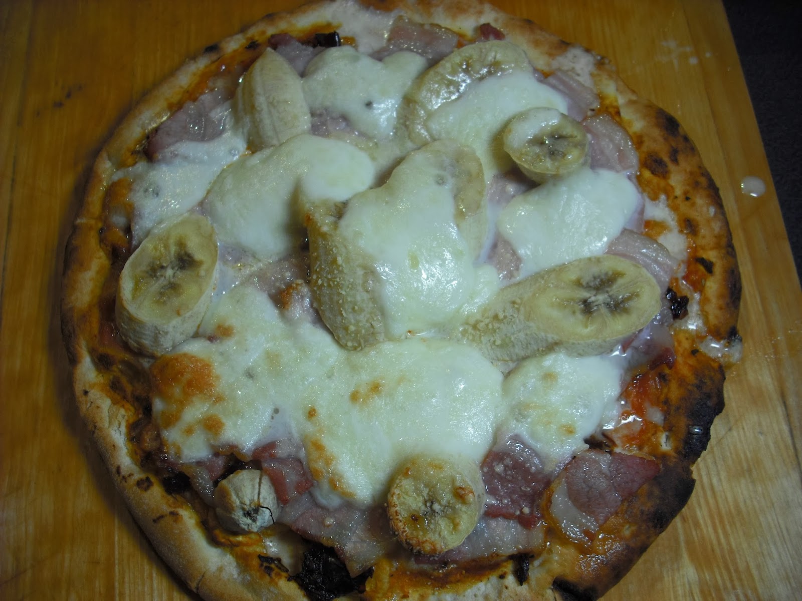 Foodycat: Bacon, banana and chilli pizza