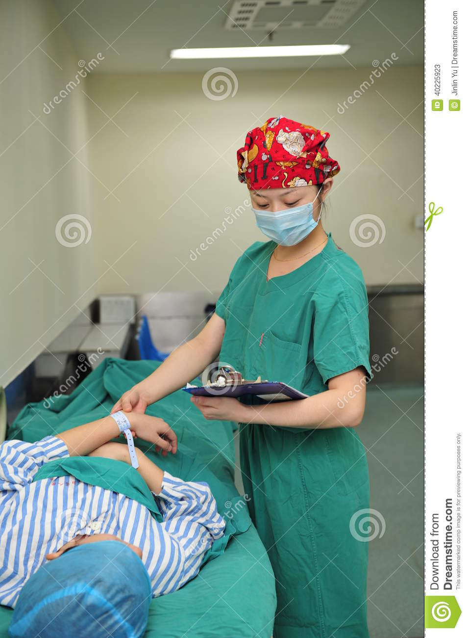 Enfermeras en acción: Cuidados de Enfermería en el perioperatorio