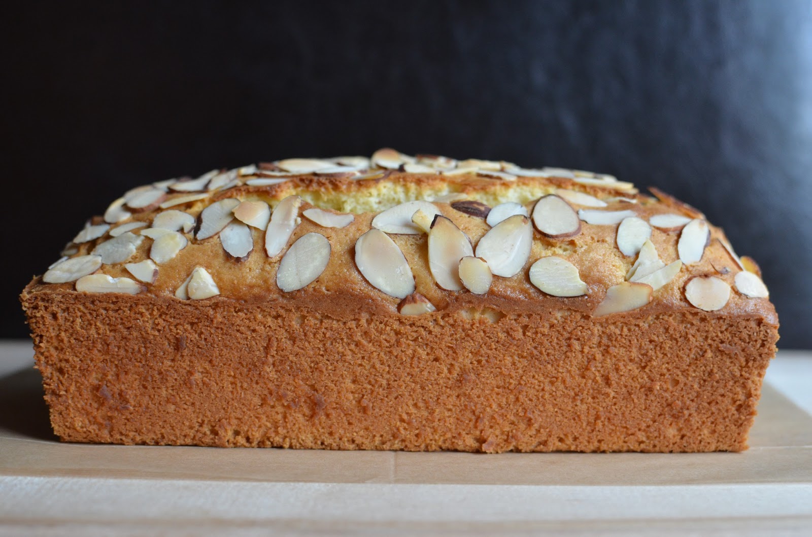 Playing with Flour: Almond bread