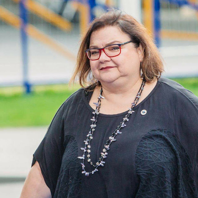 ΣΚΕΦΤΟΜΑΣΤΕ ΕΛΛΗΝΙΚΑ: ΠΟΙΑ είσαι εσυ μωρή ΚΟΥΡΑΔΑ; ΑΥΤΗ αρνήθηκε ...
