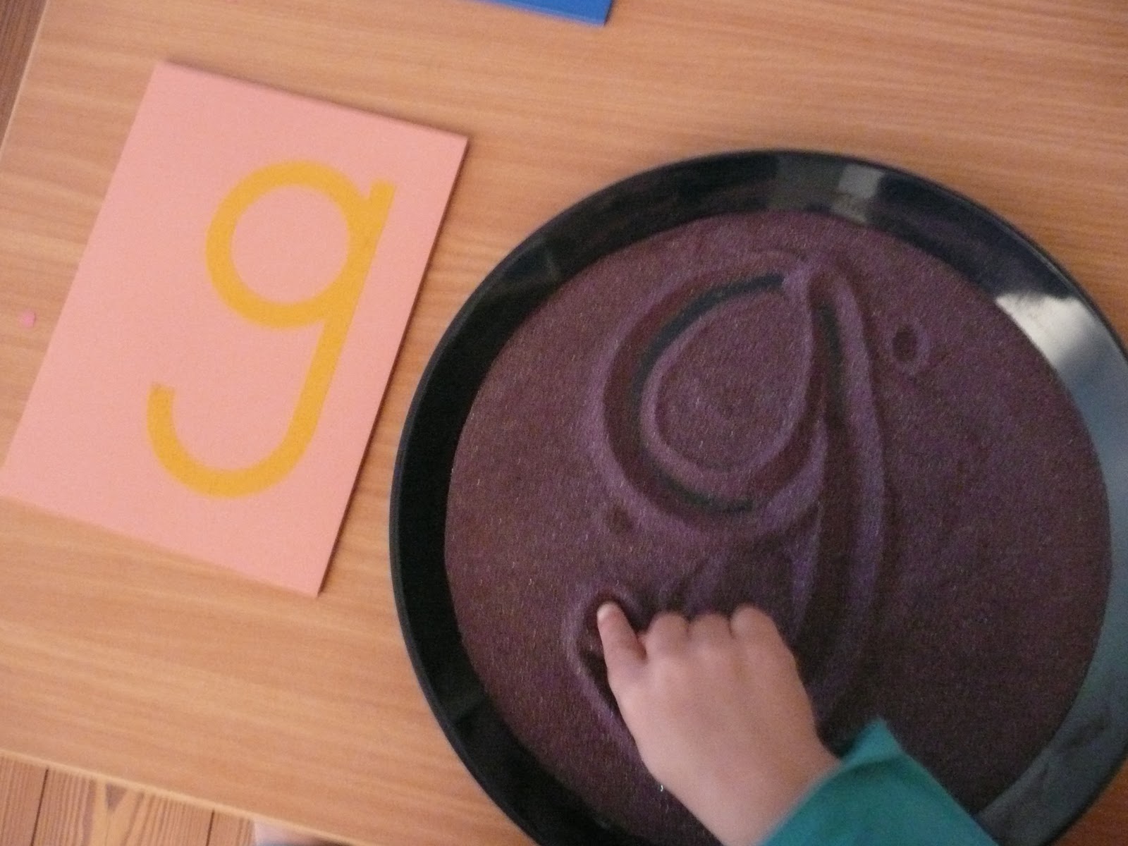 Montessori Teachings: The Sand Tray
