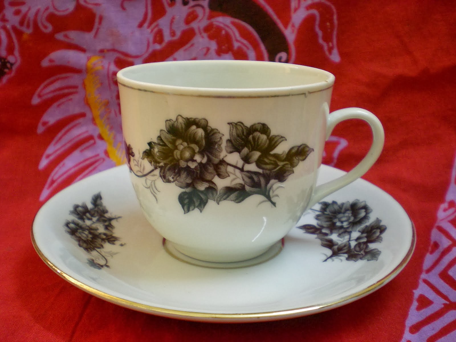 Cerita Motivasi Mendidik: Perbandingan Cawan dengan Kolam