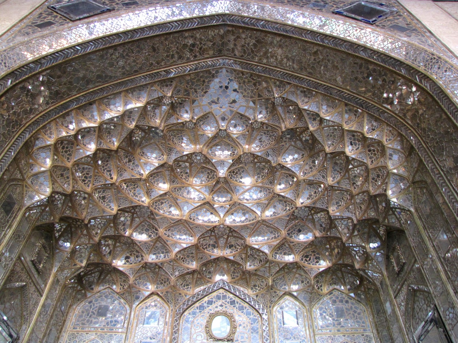 ISLAMIC ARCHITECTURE: Muqarnas