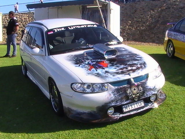 Aerography: Airbrush paint car