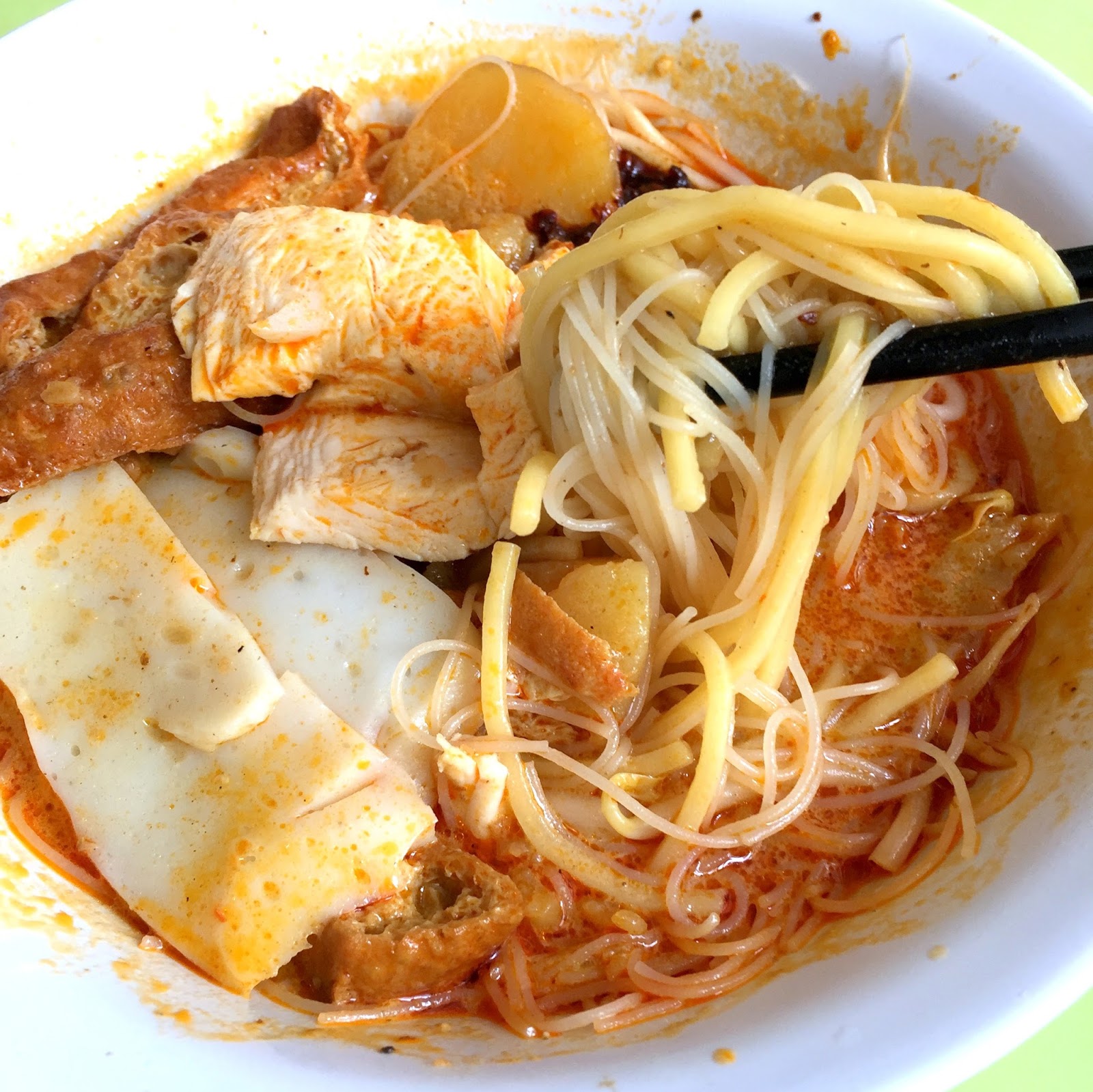 Ah Heng vs Heng Kee Curry Chicken Bee Hoon Mee @ Hong Lim Food Centre