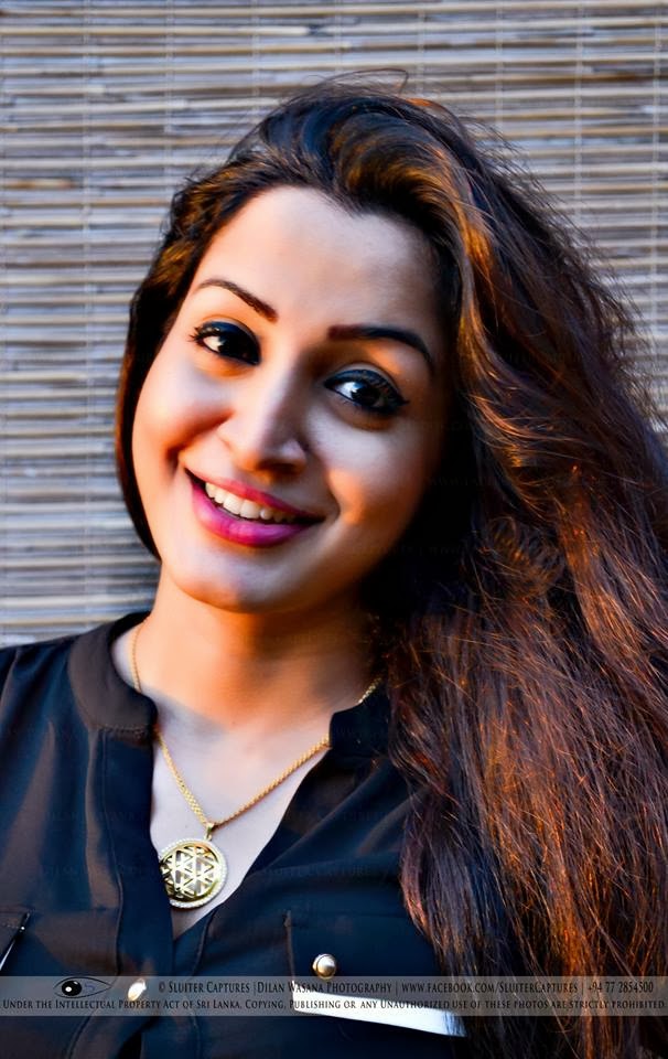 33000lk photo s: Modeler Kaushalya Madhavi Wickramasinghe photo collection