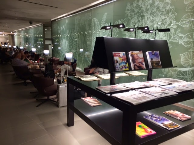 Qatar Airways Privilege Club Gold / Silver Lounge Hamad International ...