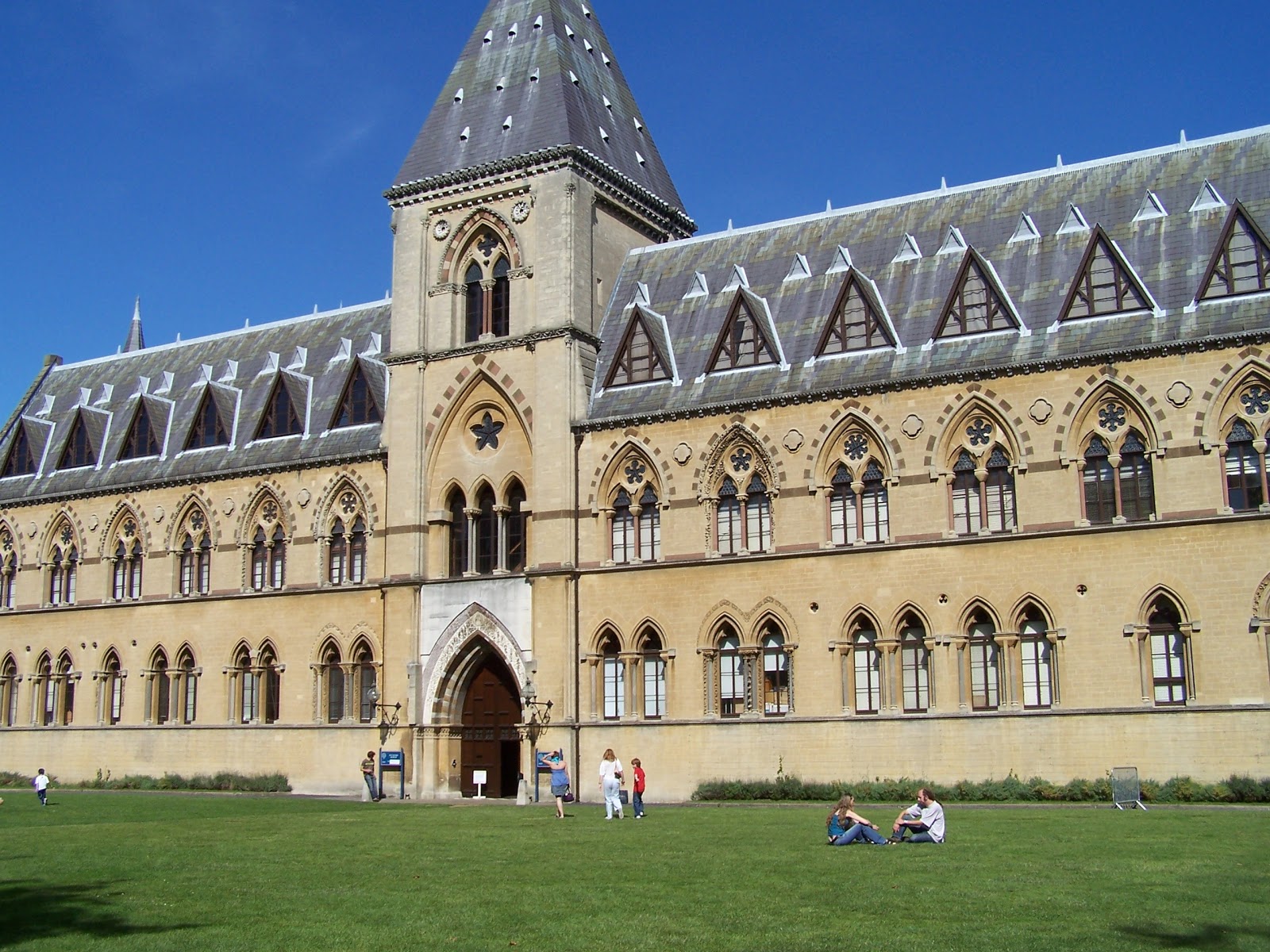 BONE ROOMS: Oxford University Museum of Natural History