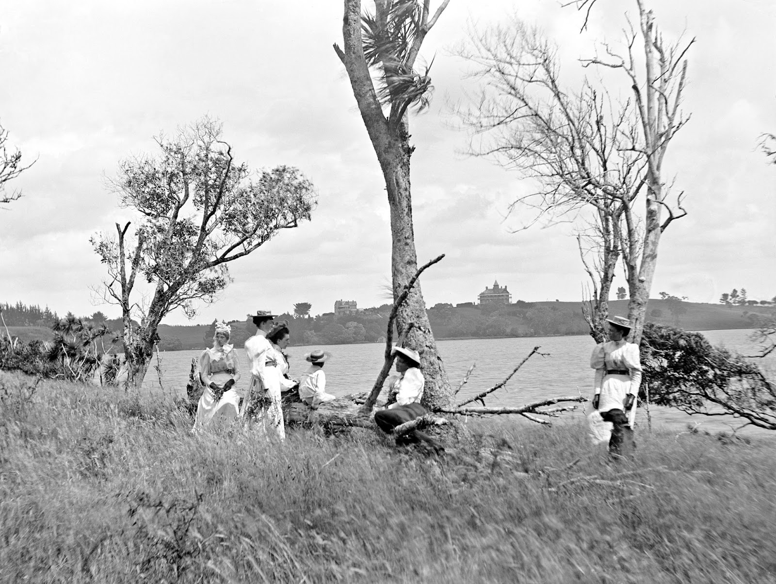 History in Photos: Daniel Manders Beere