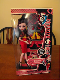 Nowinki Monster High: Draculaura i love shoes!
