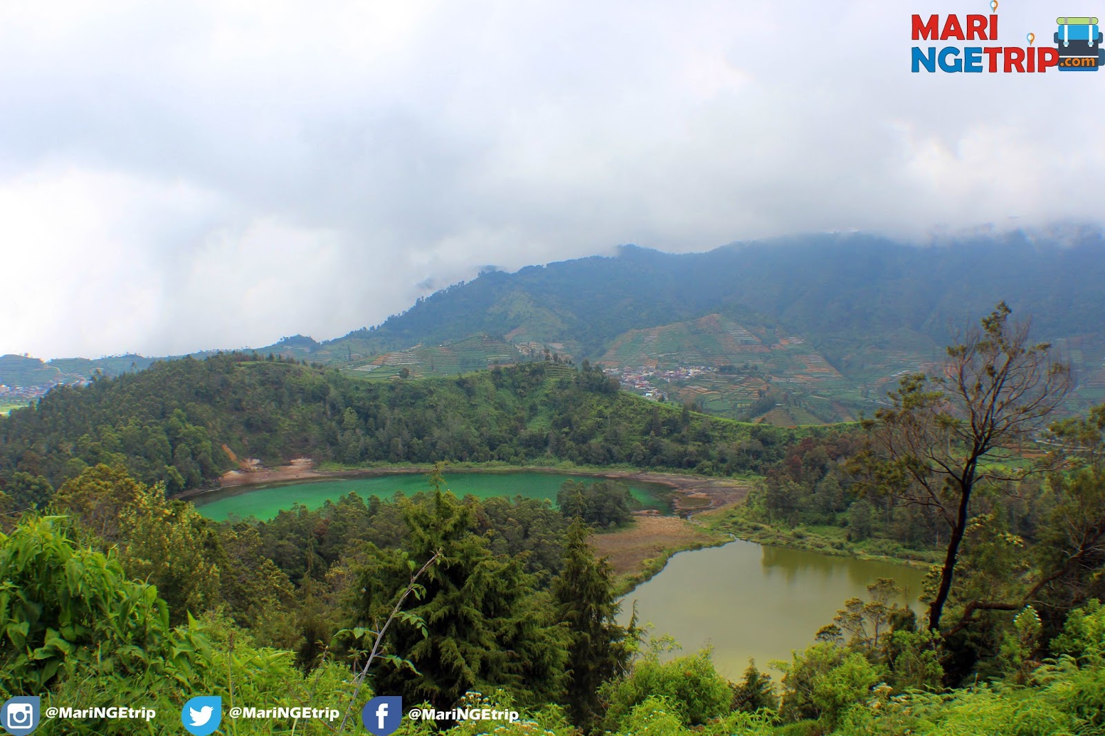 Menikmati Panorama Telaga Warna Dari Atas Batu Ratapan Angin, Dieng ...