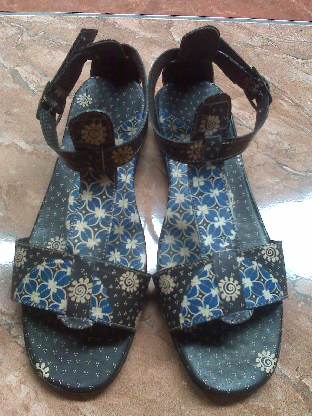 Sepatu Sendal Wanita ~ Egen Batik Kulit | Sepatu Batik Kulit | Belt Kulit