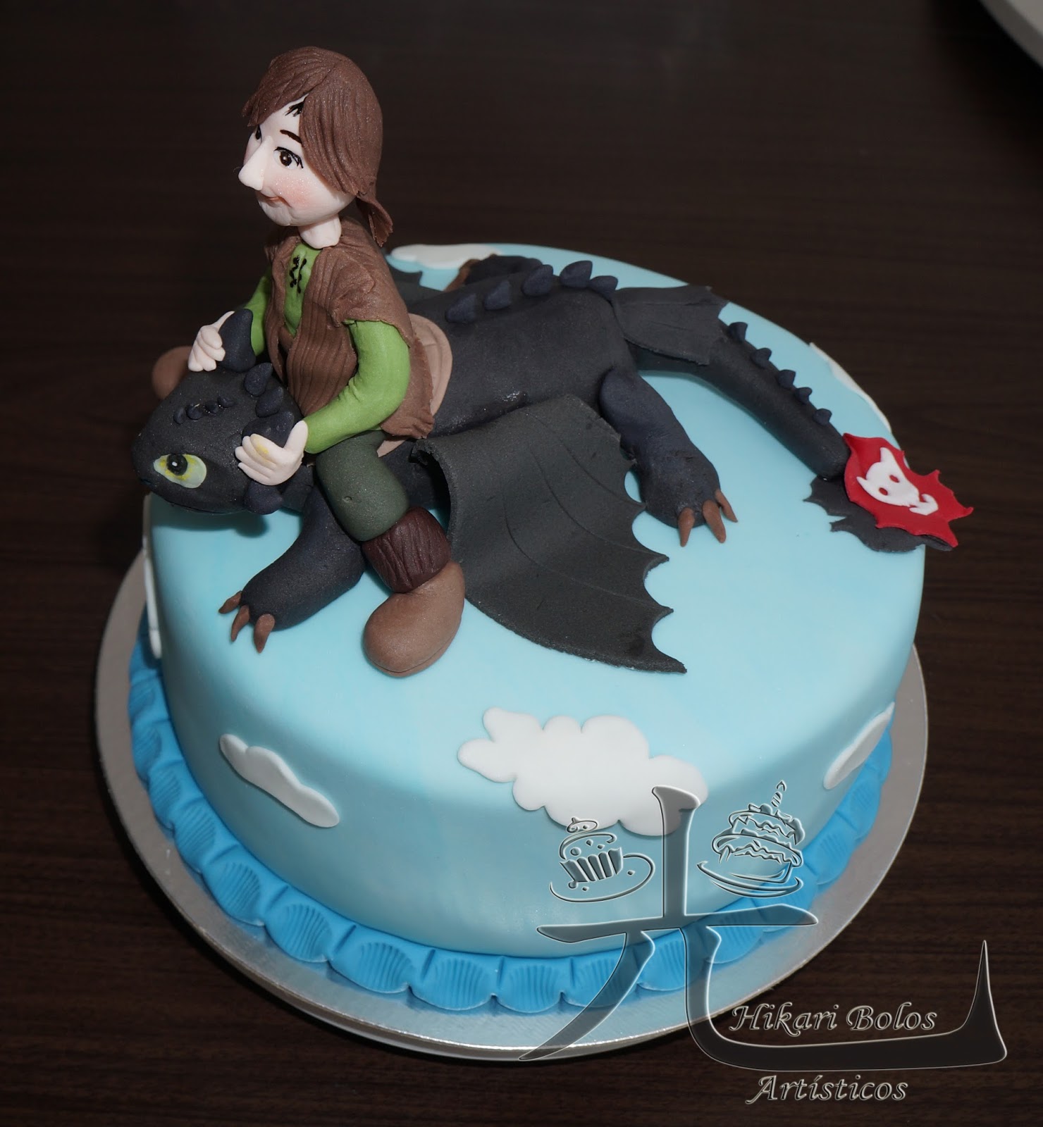 Como Treinar seu Dragão - Hikari Bolos Artísticos