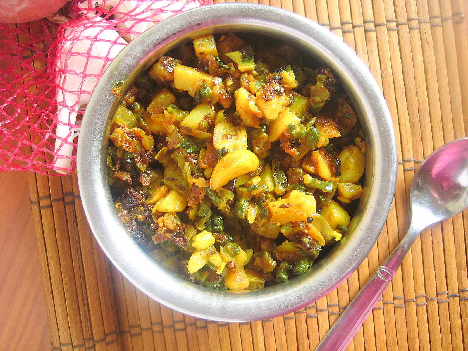 madhuri's kitchen: karela fry recipe / bitter gourd curry / Pavakkai Fry