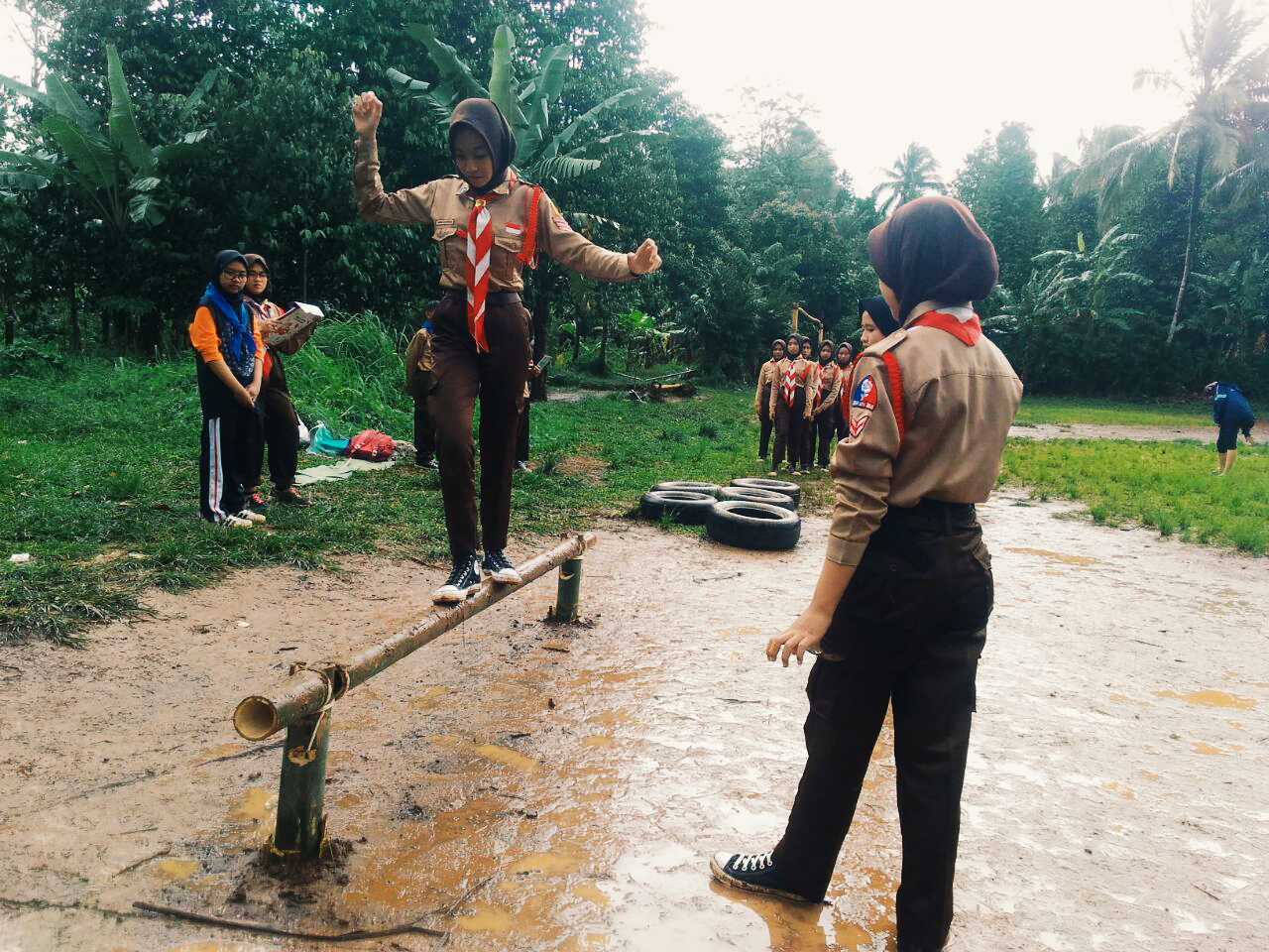 Halang Rintang dalam kegiatan Hiking Rally WJS V