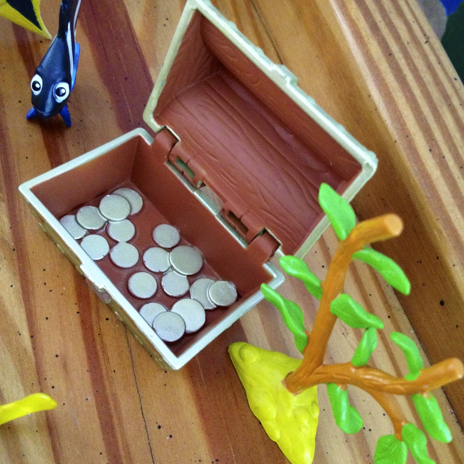 Dan the Pixar Fan: Finding Nemo: Hasbro Aquarium Adventure Play Set ...