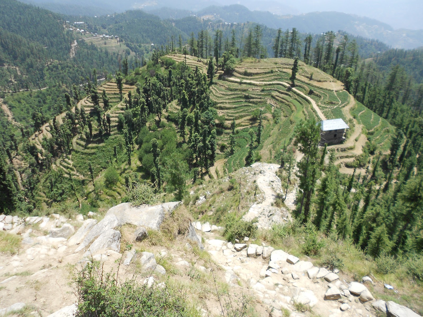 Kamrunag trail: kamrunag lake
