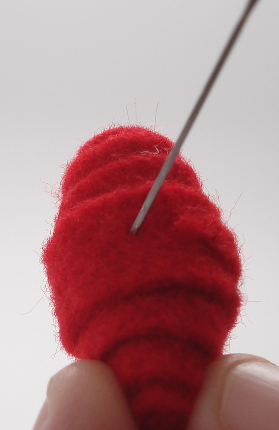 Kia Dallons Studio: Tutorial: Needle Felted Bead with Craft Felt