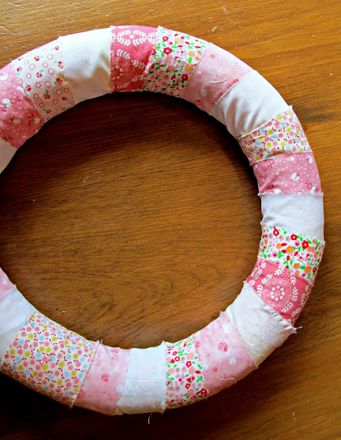 Queen B - Creative Me: A Wrapped Wreath