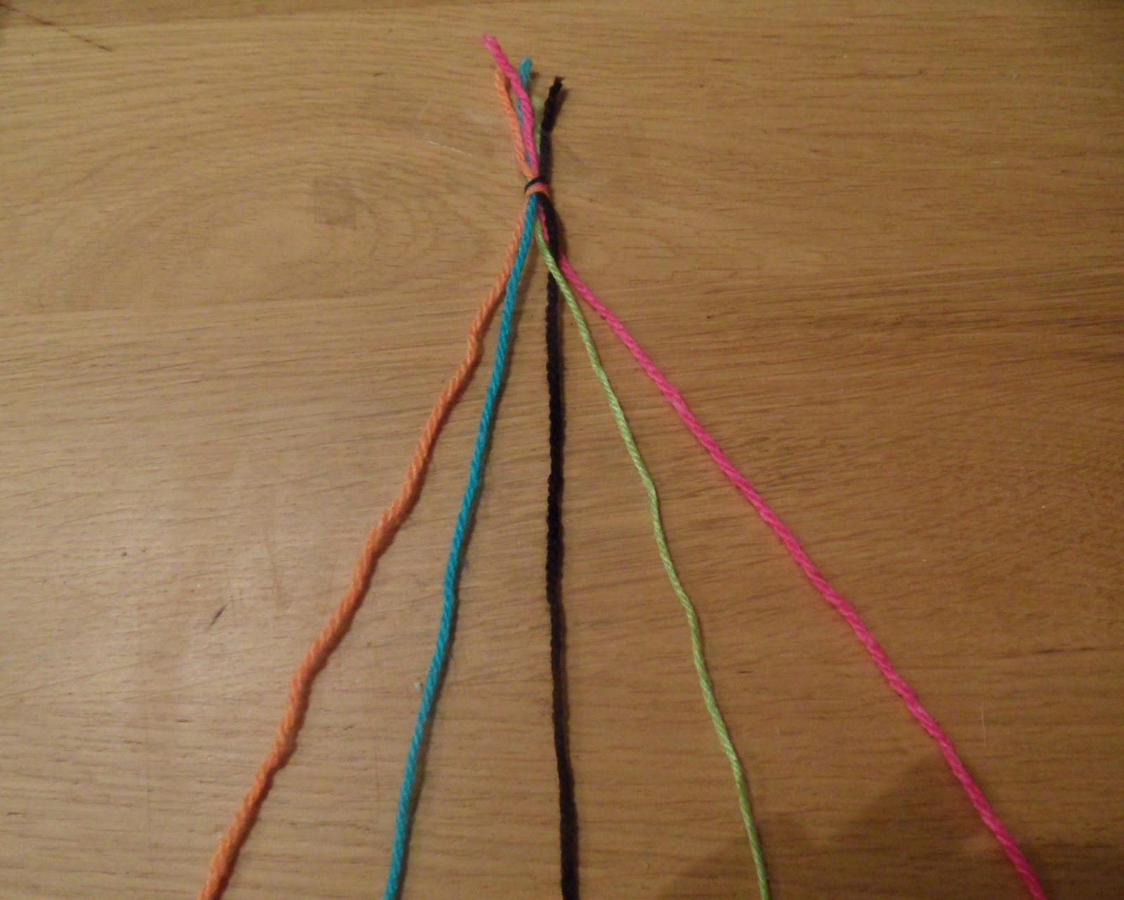 by MIBY: Vlechten met 5 touwtjes