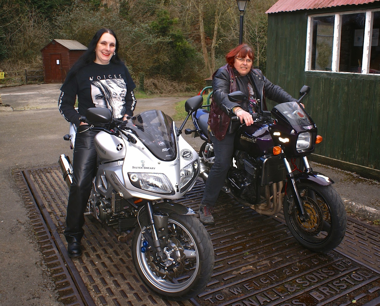 Carol and Jayne's Curious adventures: Stopping a motorcycle in an emergency