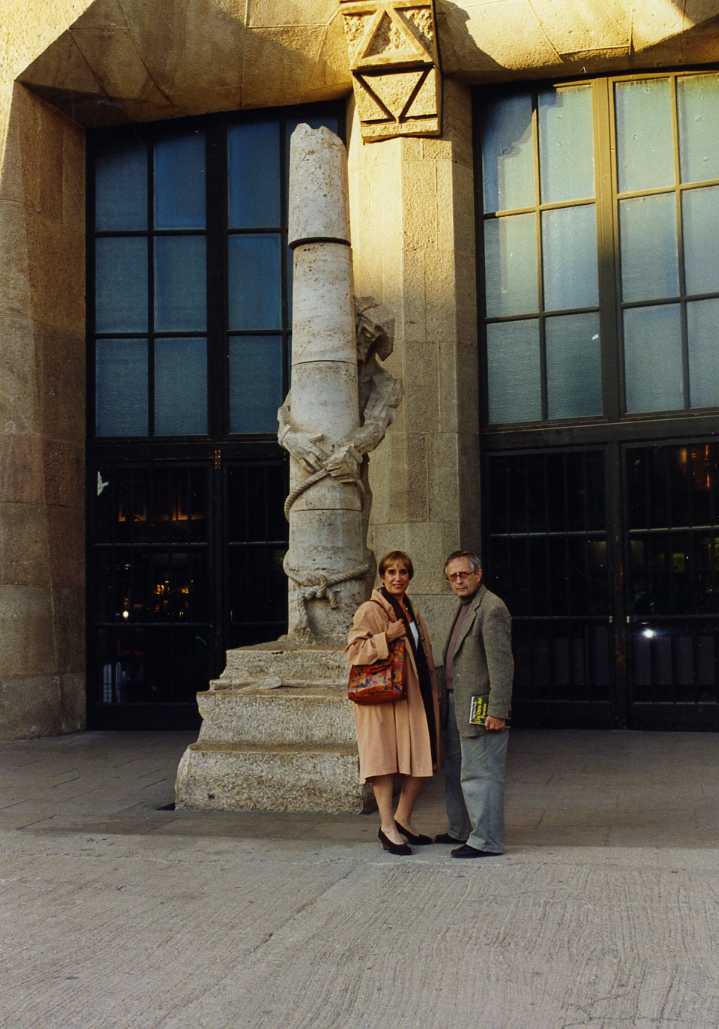 GAUDÍ Y MÁS... por Ana Mª Ferrin: marzo 2017