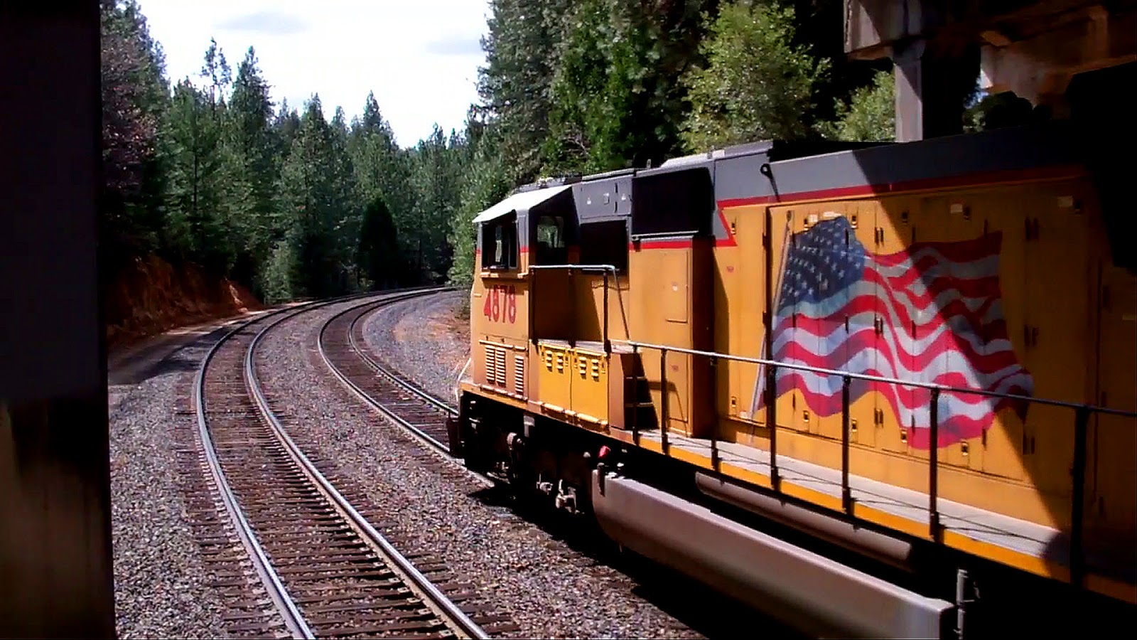 Milepost 154: A Train Blog: MP154: three trains in a half hour