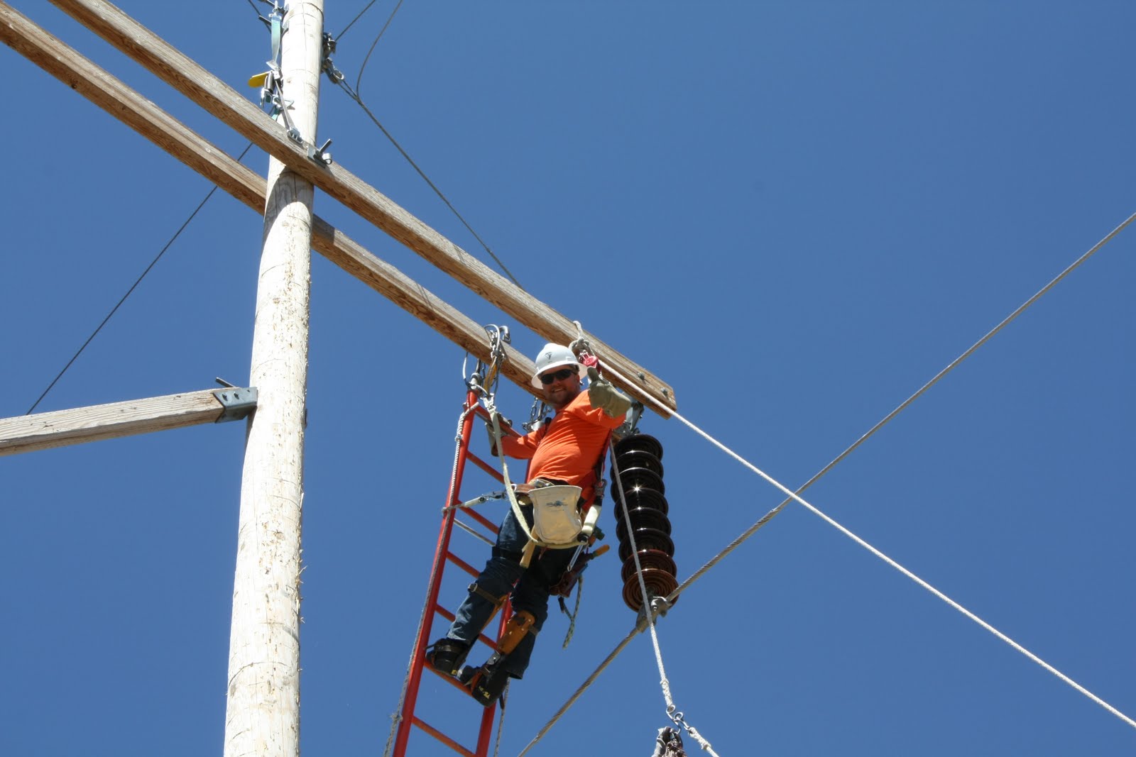 Aspiring Lineman: Ladders on the ground? Nah.
