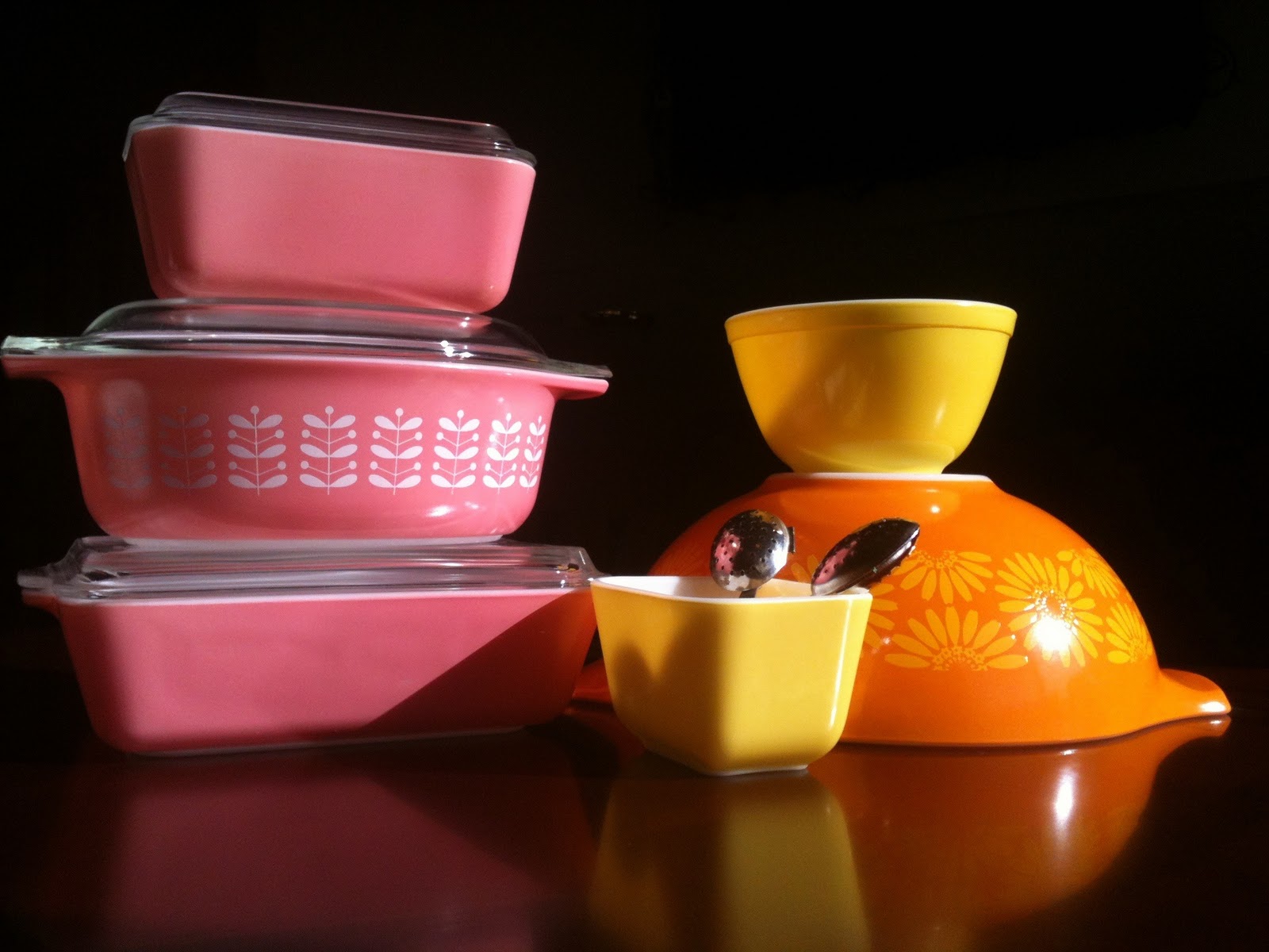 pink stems! do want | Pyrex vintage, Pyrex, Pink pyrex