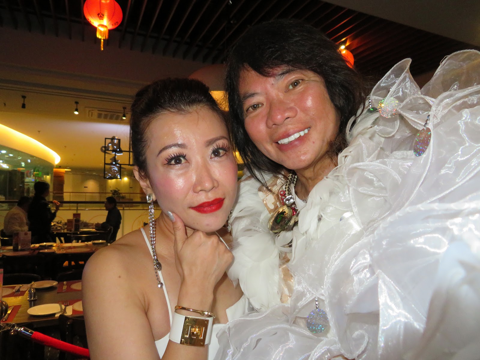 Kee Hua Chee Live!: BEAUTY QUEEN ANNIE LOW, MALAYSIA'S BEST PERFORMING ...