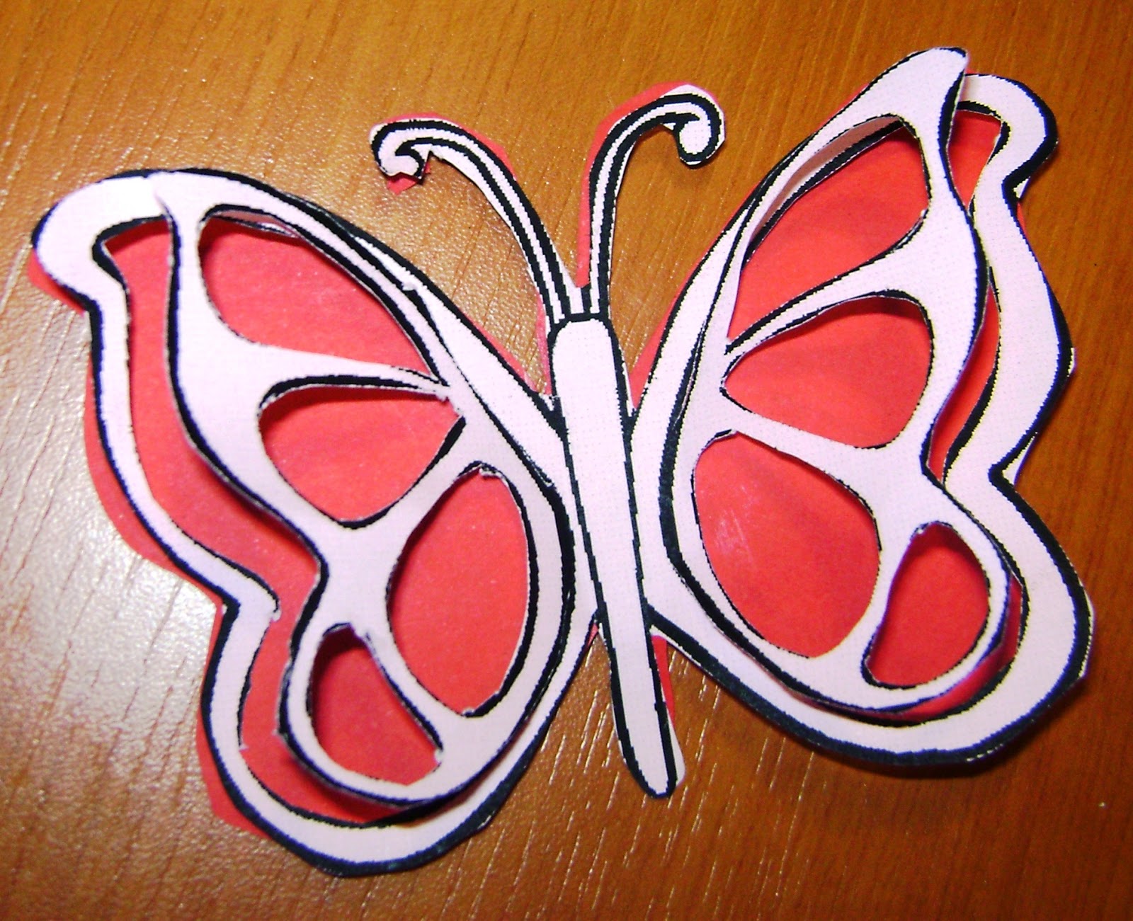 Lumea lui Scolarel...: Fluturaș