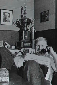 Borchert Field: Book Review: "Bill Veeck: Baseball's Greatest Maverick"