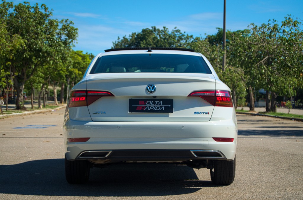 Volta Rápida: 2019 Volkswagen Jetta R-Line 1.4 AT6; a vida começa aos ...