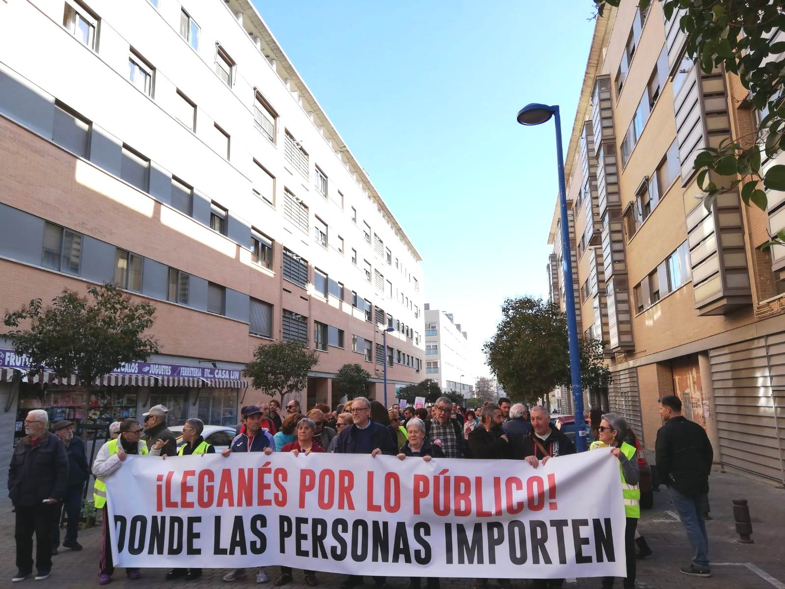 Cientos de vecinos se manifestaron por segunda vez para Cientos de vecinos se manifestaron por segunda vez para