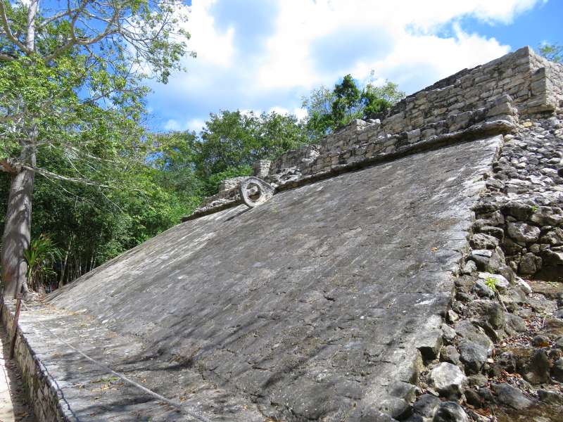 The Travelling Lindfields: The Mayan Ruins of Coba: Pyramids in Mexico