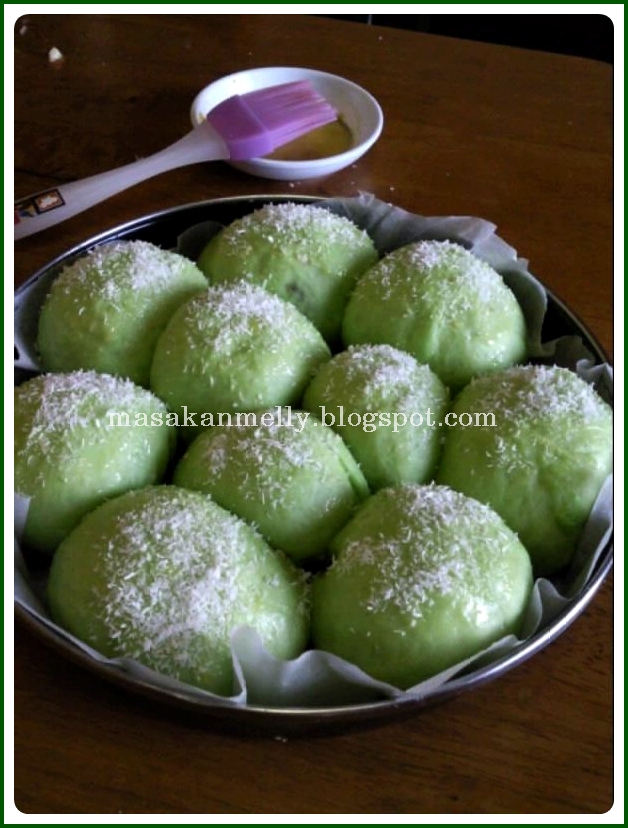 Masakan Melly: Pandan Bun Inti Kelapa Aka Roti Sobek Isi Kelapa