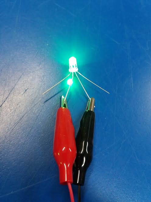 MICROLOG: ¿CÓMO DIFERENCIAR UN RGB DE CÁTODO COMÚN Y UN RGB DE ÁNODO COMÚN?