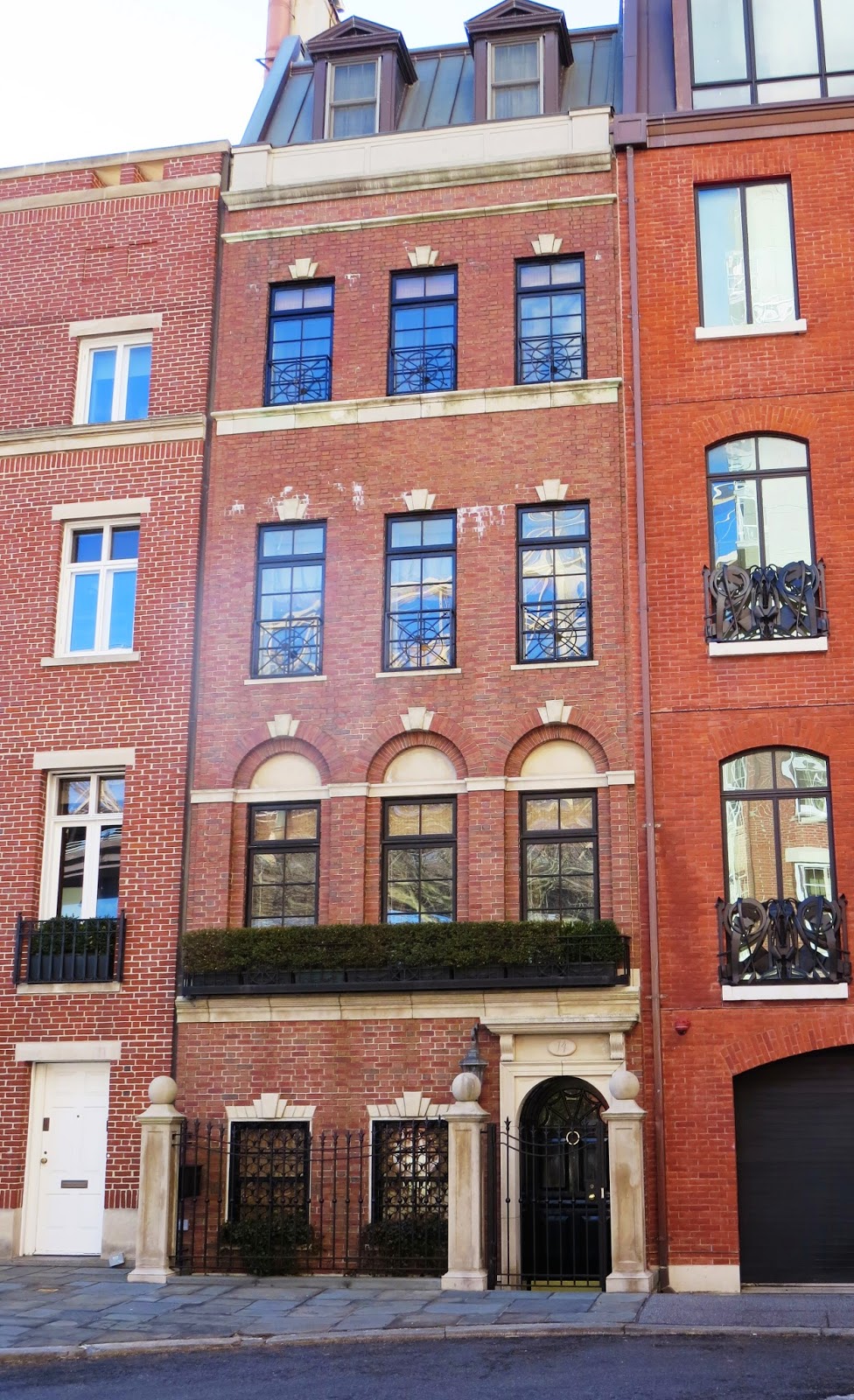 Daytonian in Manhattan: The Foster Kennedy House -- No. 14 Sutton Square