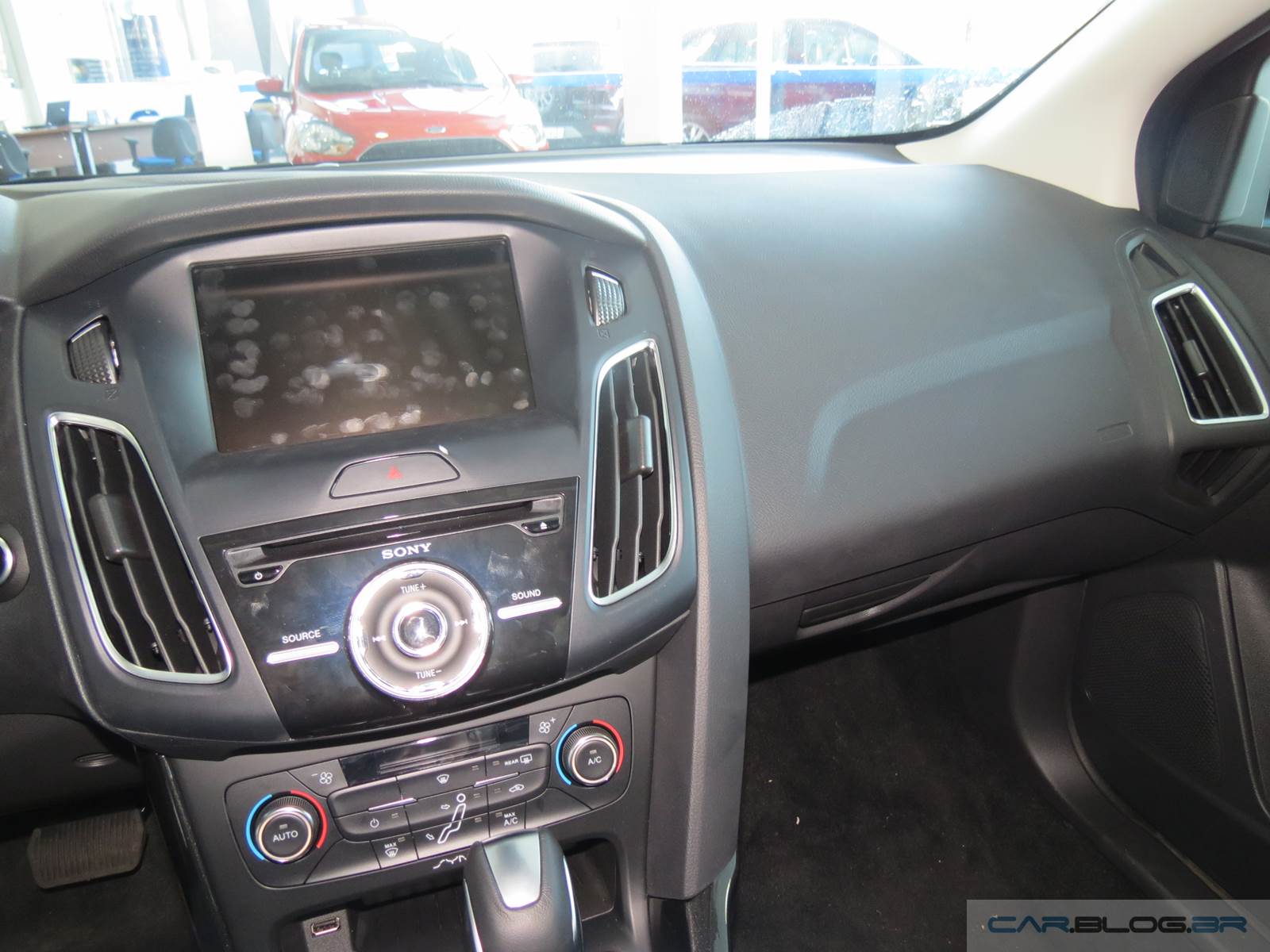 Novo Focus 2016 Fastback Titanium Plus - vídeo e detalhes