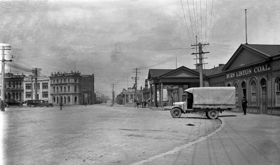 transpress nz: old days at Invercargill railway station