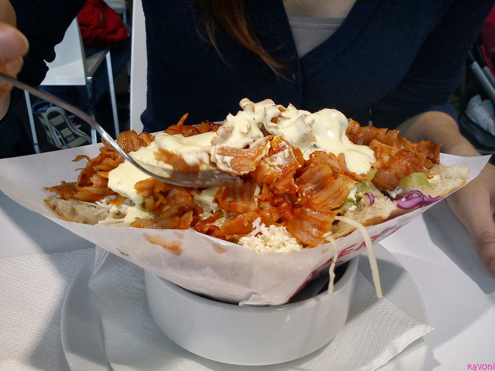 kavoniho žrádlo: Kebab do chleba se sýrem, Arena Kebab