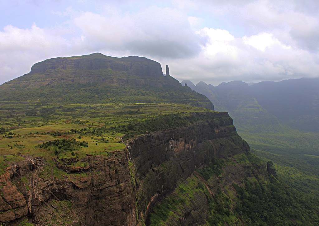 Trek with Bhramanti365 : Trek to Jivdhan Fort & Naneghat Caves on 13th ...