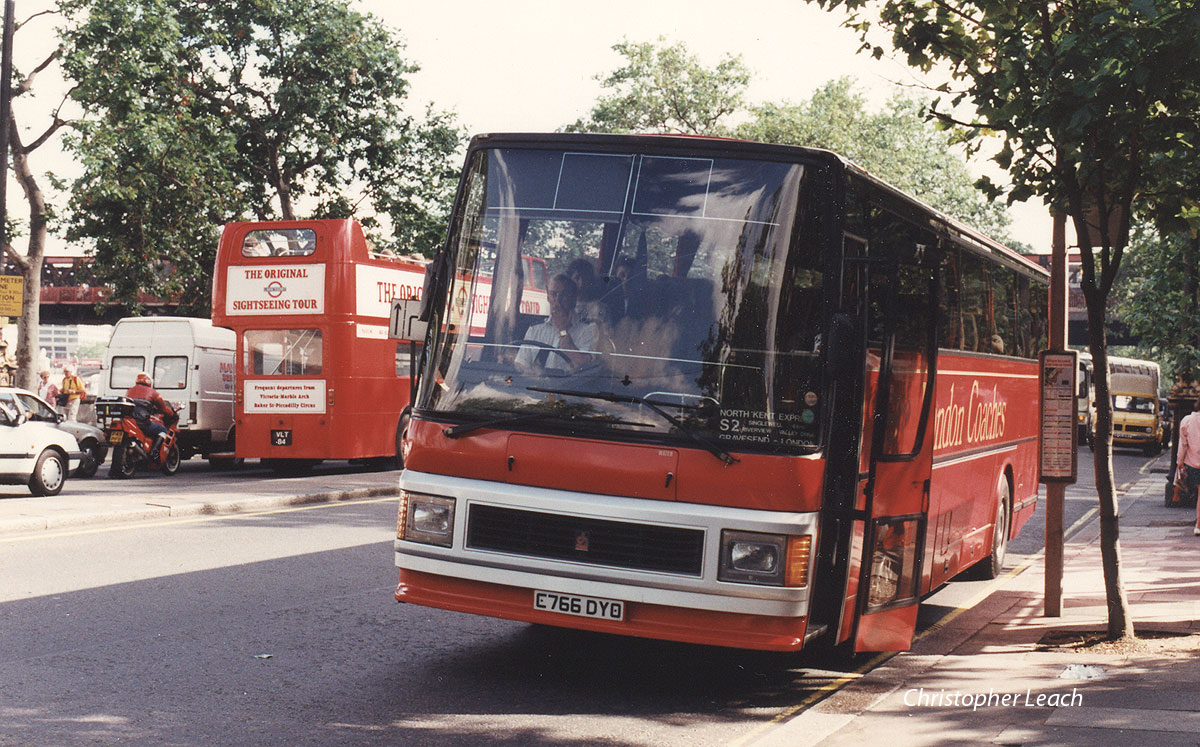 Busworld Photography: A smart London Coaches Tiger