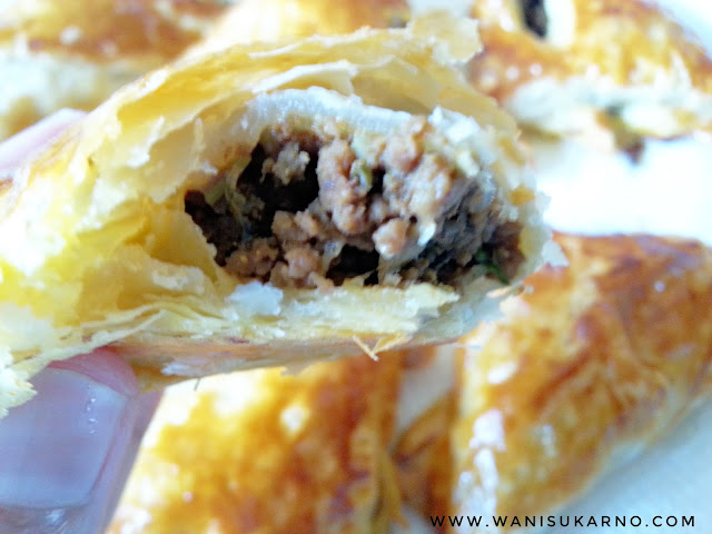 PUFF PASTRY WITH SAVOURY FILLING ( INTI DAGING )