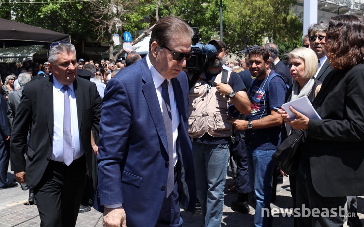 ΠΡΕΖΑ TV ©: Όλη η εγχωρια διαπλοκη παρηλασε στη κηδεια του Κωνσταντινου ...