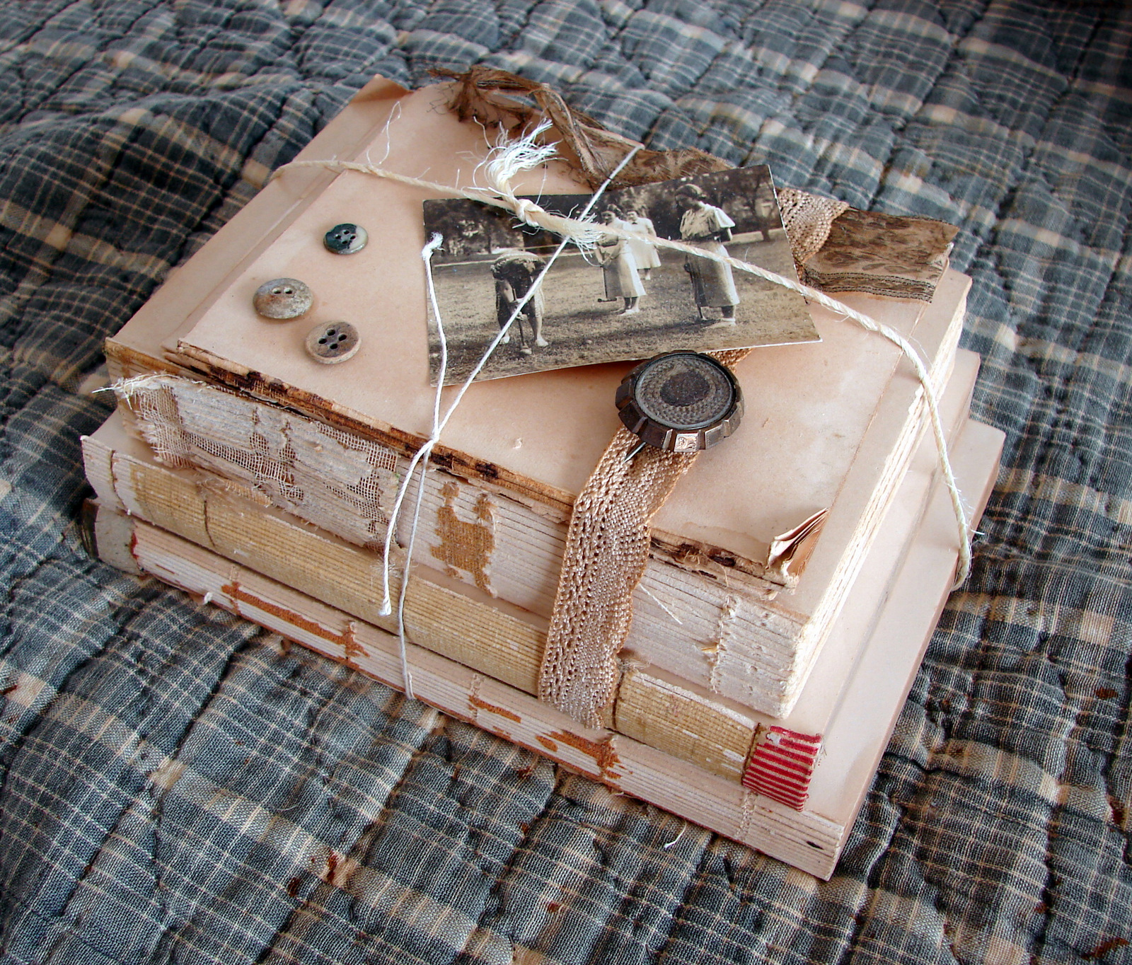 ARTiCREATE ~ ~ ~ by Lynn Lindley: ~ Vintage Altered Books ~