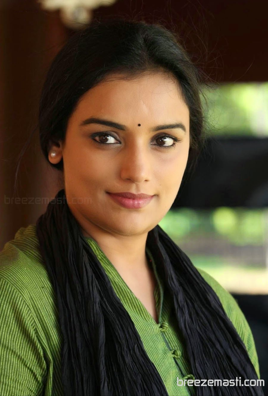 Shweta Menon Wet N Spicy in Saree, More Kayam Movie Stills -Wallpapers ...