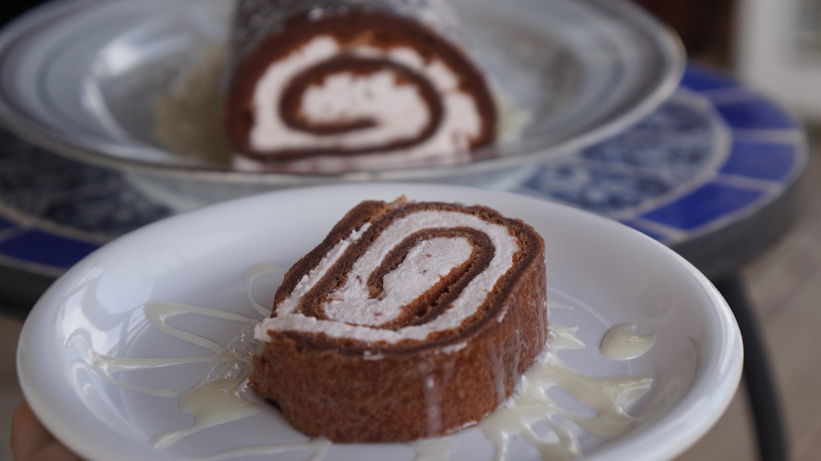 Nutella sponge cake roll