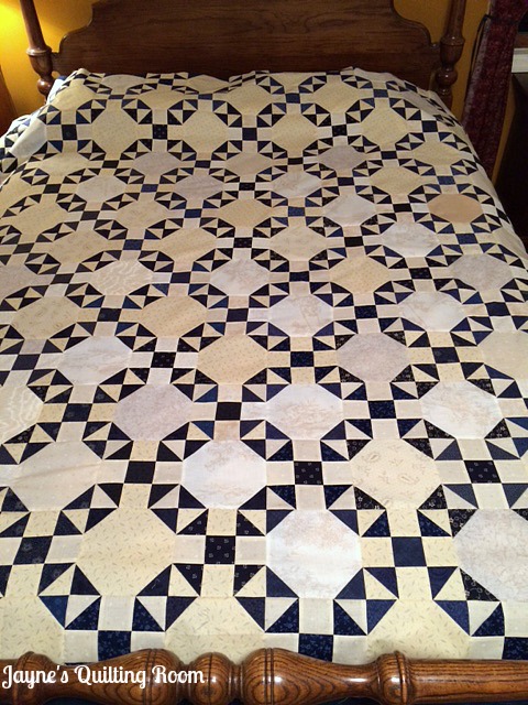 Jayne's Quilting Room: Snow Shoo Quilt Top Finished